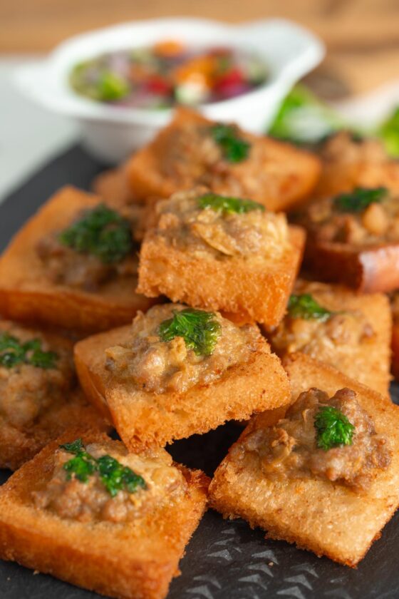 How to Make Thai Pork Toasts | Khanom Pang Na Moo | ขนมปังหน้าหมู ...
