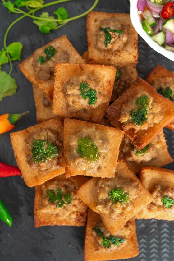 How to Make Thai Pork Toasts | Khanom Pang Na Moo | ขนมปังหน้าหมู ...